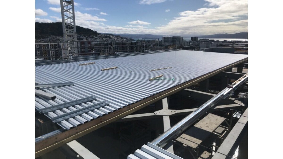 Quel est le prix des bacs acier chez Point P pour la toiture costière