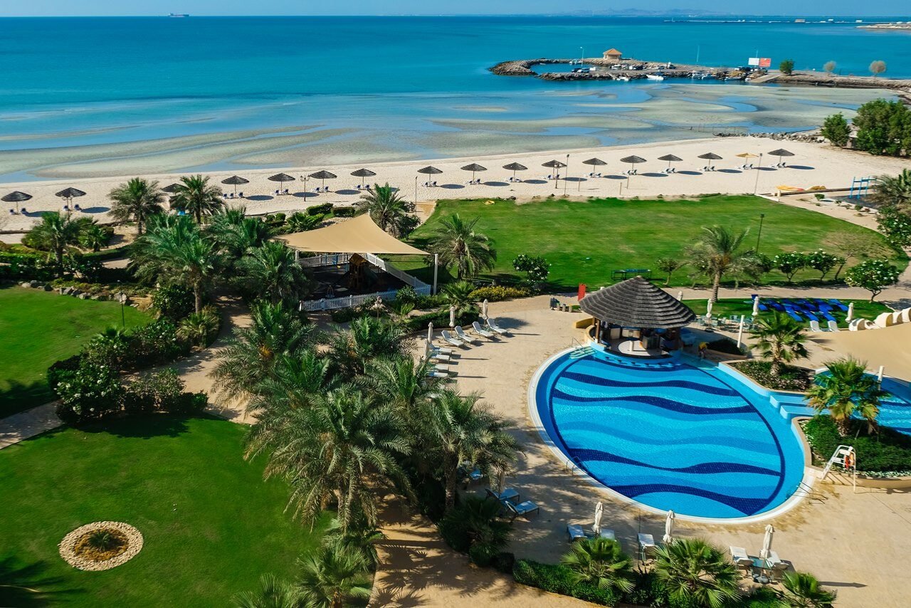 Quelles sont les caractéristiques du Danat Jebel Dhanna Resort à Abu Dhabi